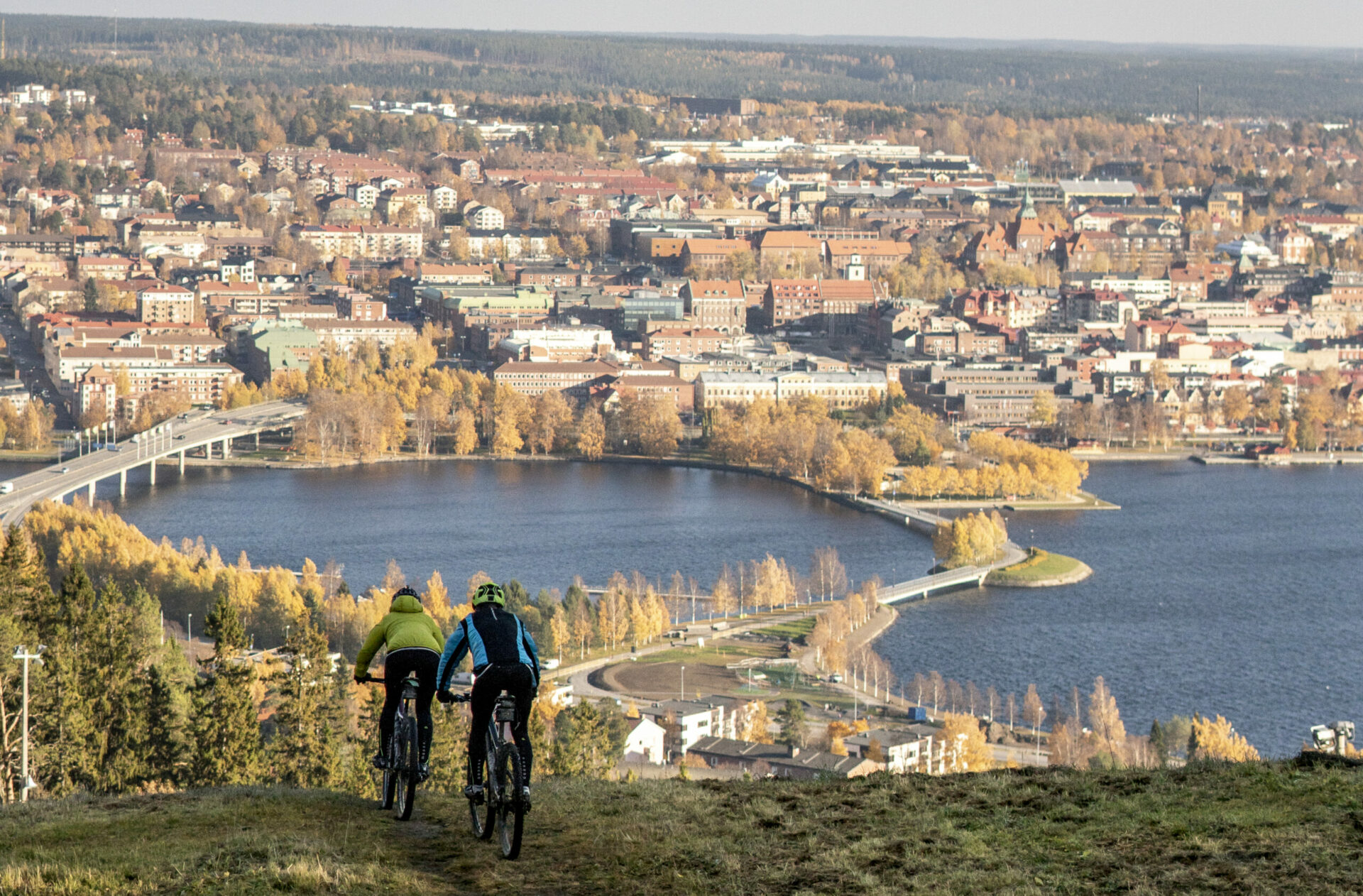 Mountain bike trails by lake Storsjön and the Golden village ...